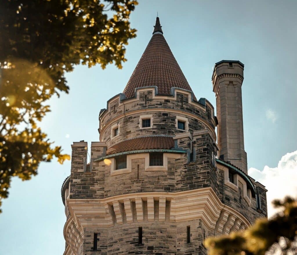 Virtually Visit Historic Toronto - Hotel Victoria